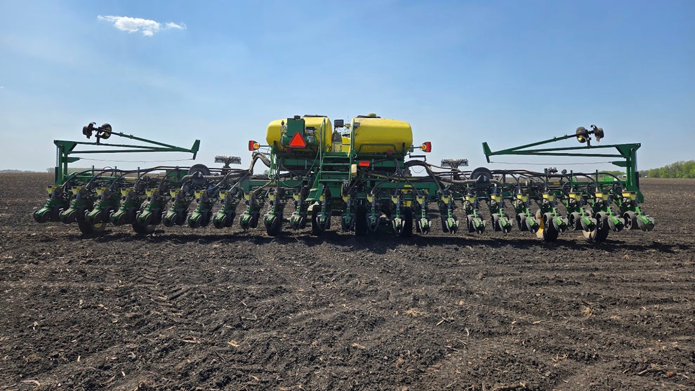2015 John Deere DB44 ME5 CCS 24R22 Planter – Farm2Farm